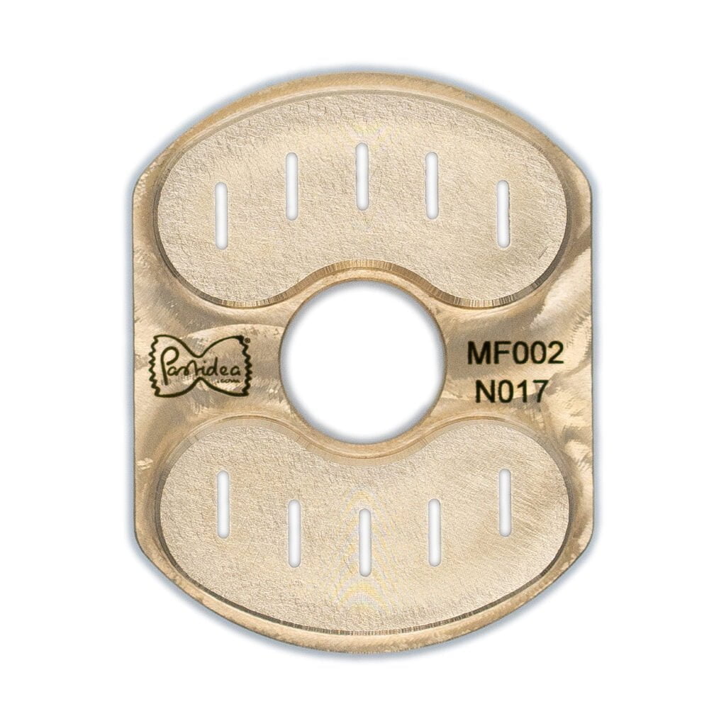 Pre-defined kit with a horizontal insert casing and six pasta die ...